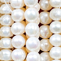 How to Identify Real Pearls - The Plumb Club