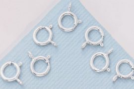 Spring Ring Clasps: All You Need to Know - The Plumb Club